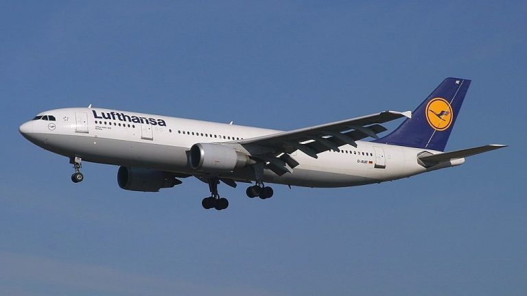 Airbus A300B1 in 1972 (Airbus First Plane) – Aviator Tells