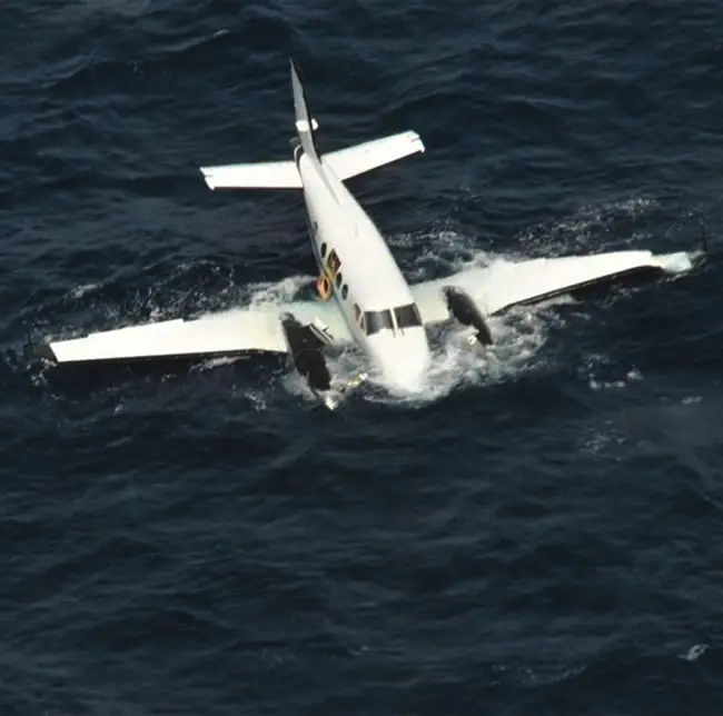 Ditching in Water – Aviator Tells